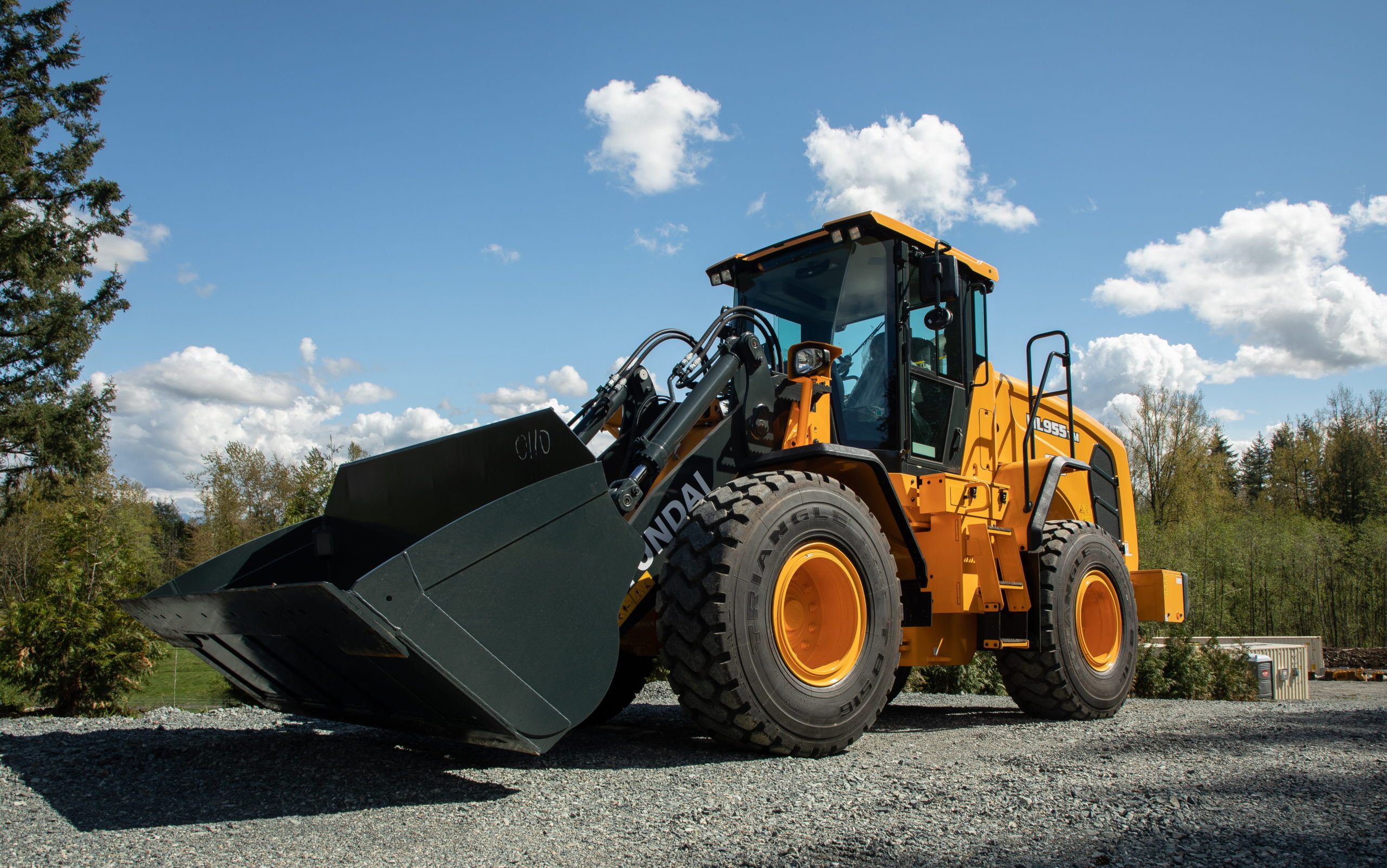 Rent a Hyundai HL955 TM wheel loader starting @ $690/day